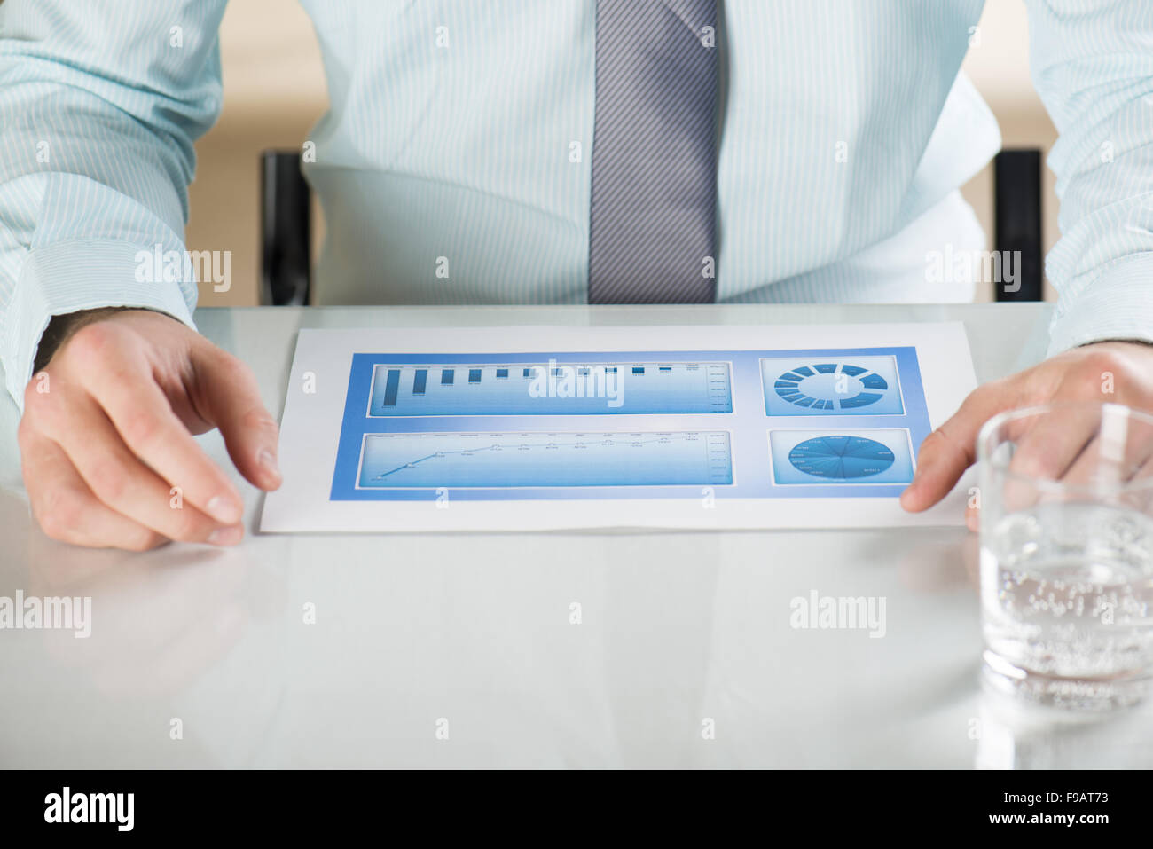 Charts and graphs statistics hi-res stock photography and images - Alamy