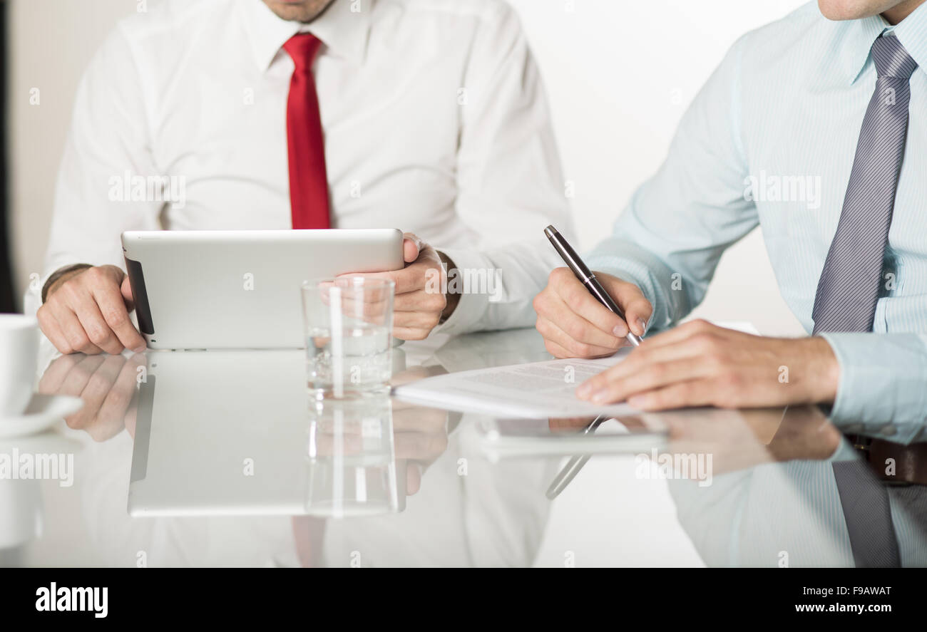 Reading data charts and graphs hi-res stock photography and images - Alamy