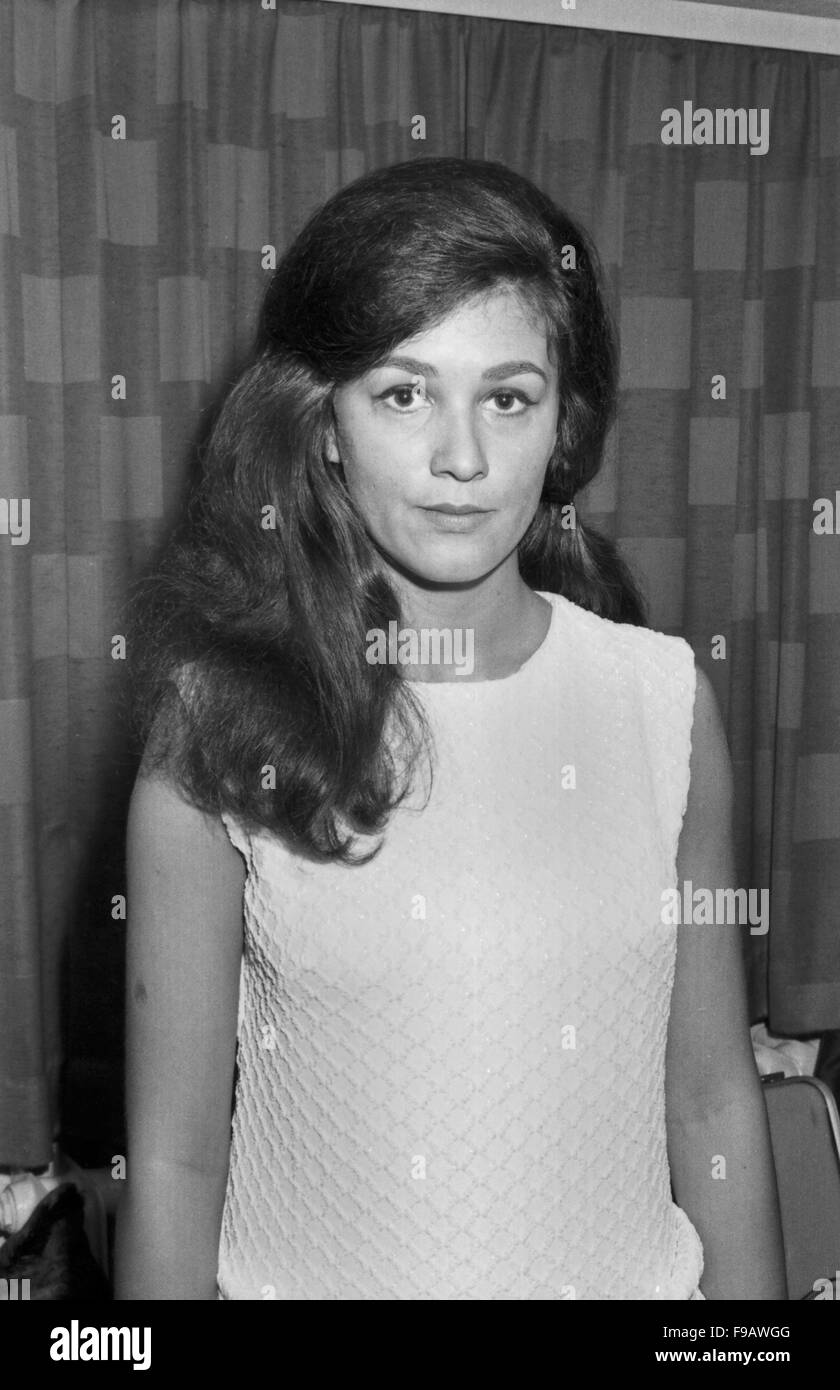 Fotomodel Yvonne Martini, Deutschland 1960er Jahre. Photo model Yvonne ...