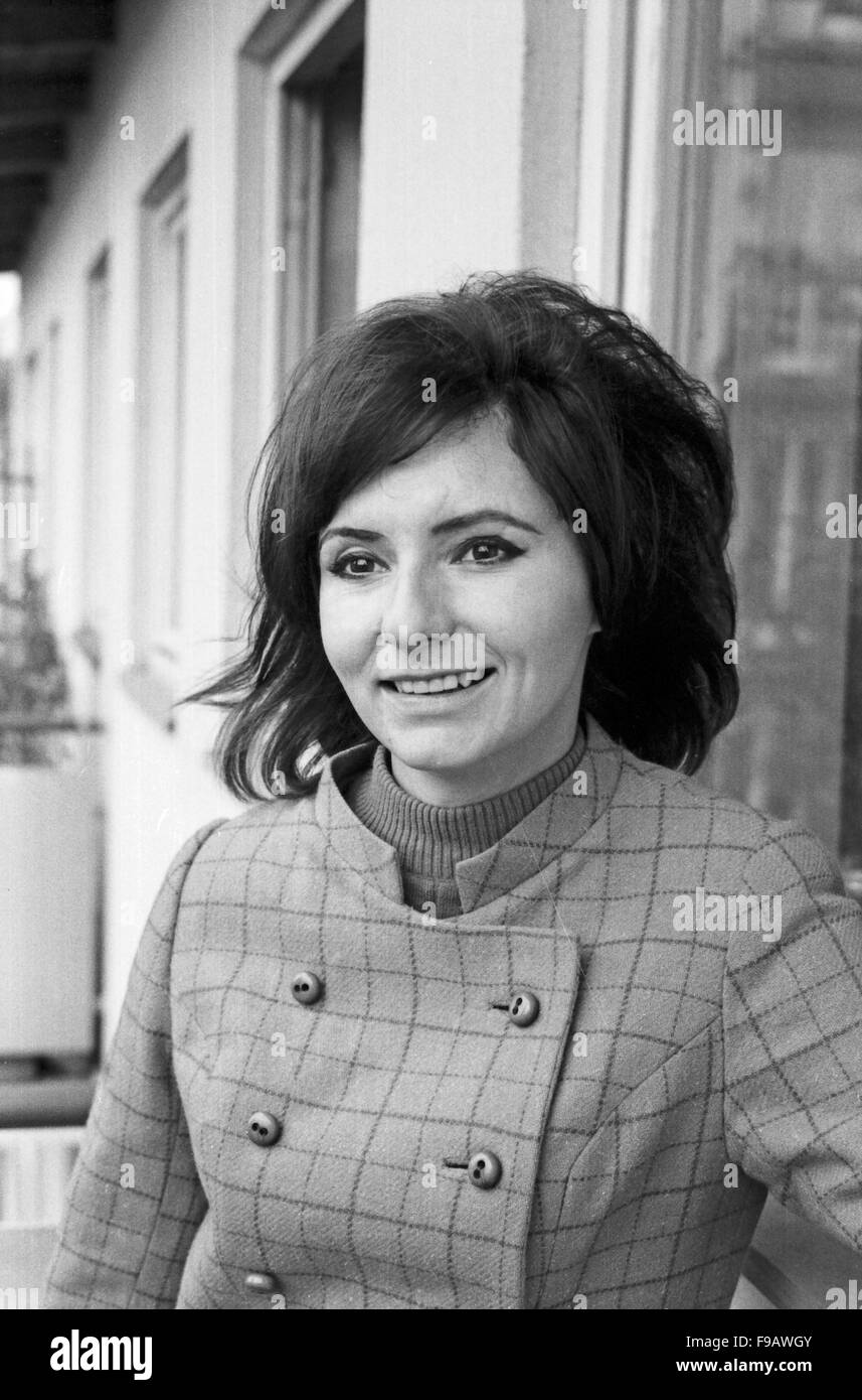 Frau Marianne Kiesel, Deutschland 1960er Jahre. Mrs Marianne Kiesel ...