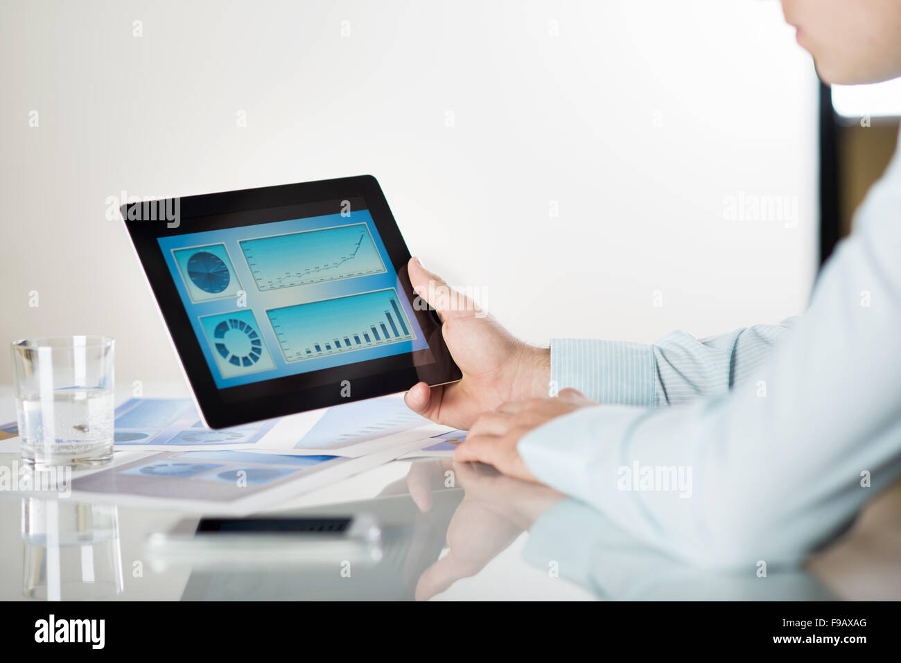 Businessman charts hi-res stock photography and images - Alamy