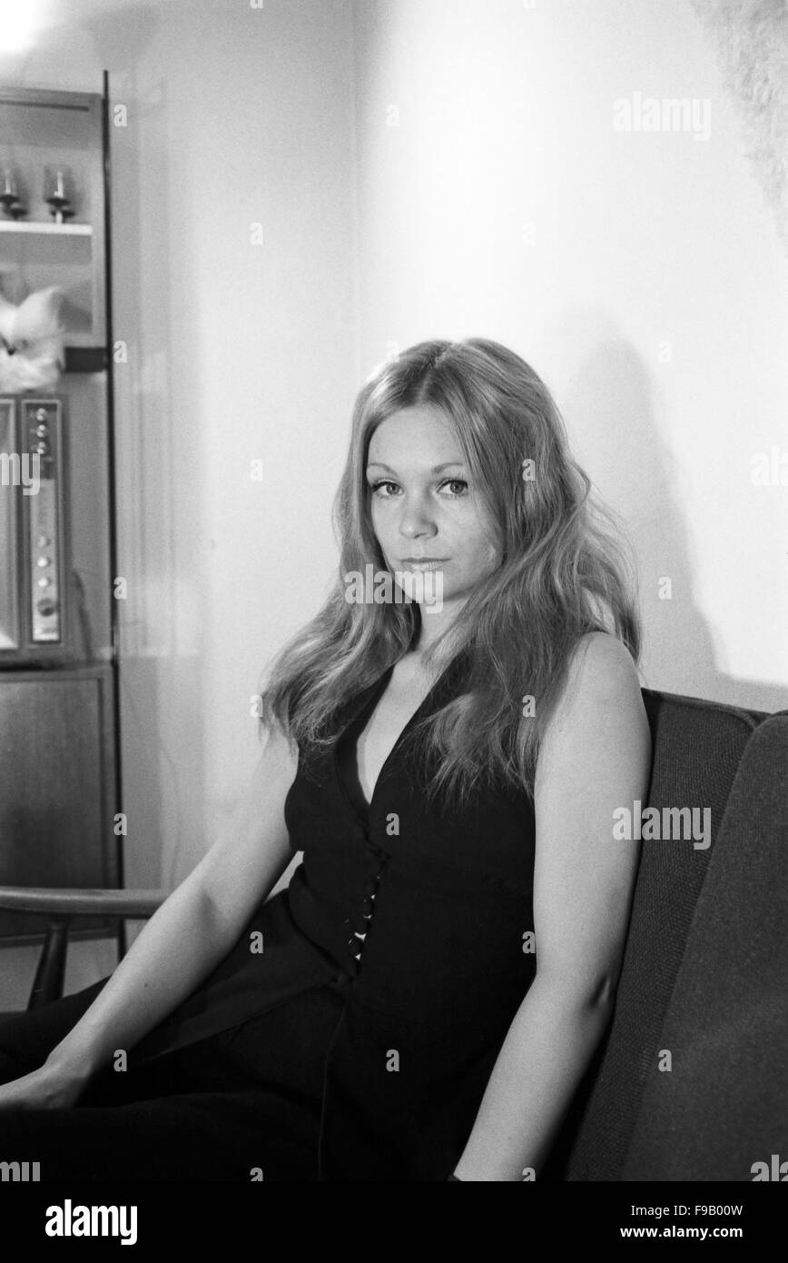 Deutsche Schauspielerin Elke Hart, Deutschland 1960er Jahre. German ...