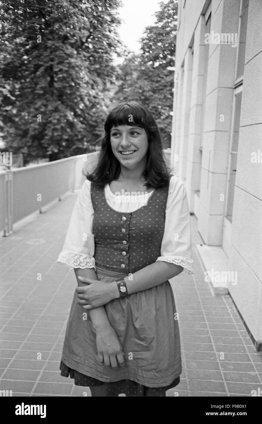 Deutsche Sängerin Angelika Simon, Deutschland 1960er Jahre. German ...