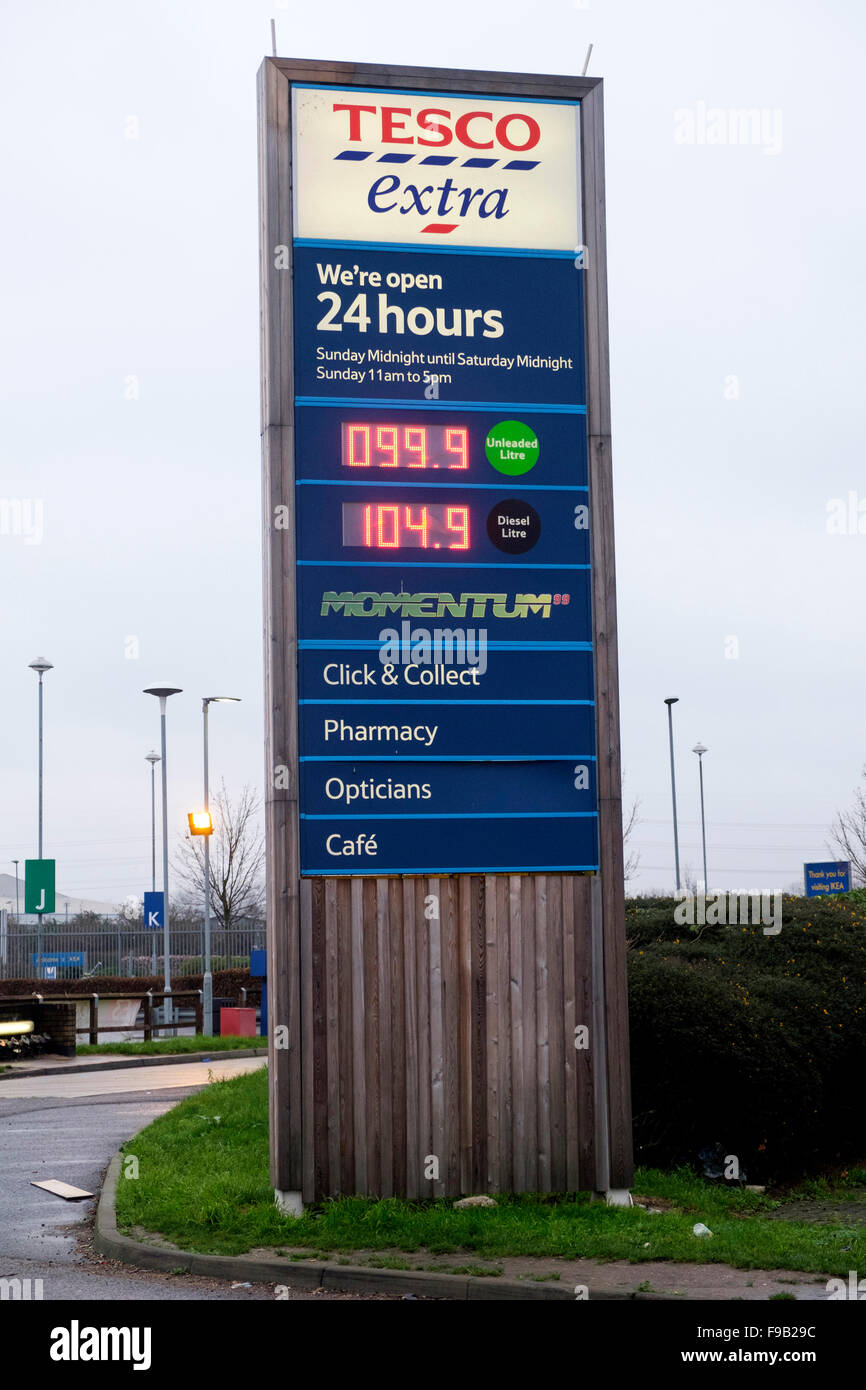 Tesco petrol station sign hi-res stock photography and images - Alamy