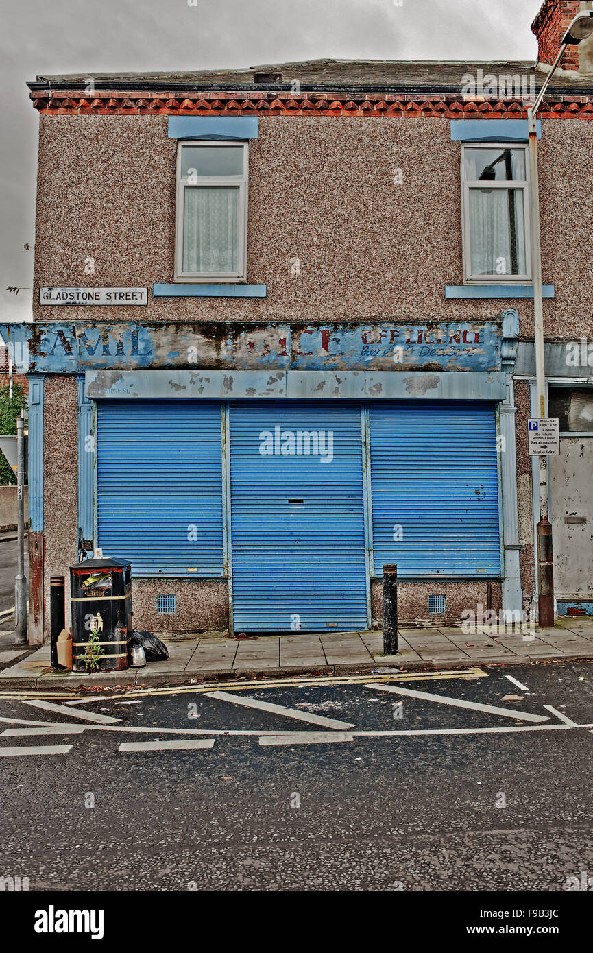 Closed Off License in Darlington Stock Photo - Alamy
