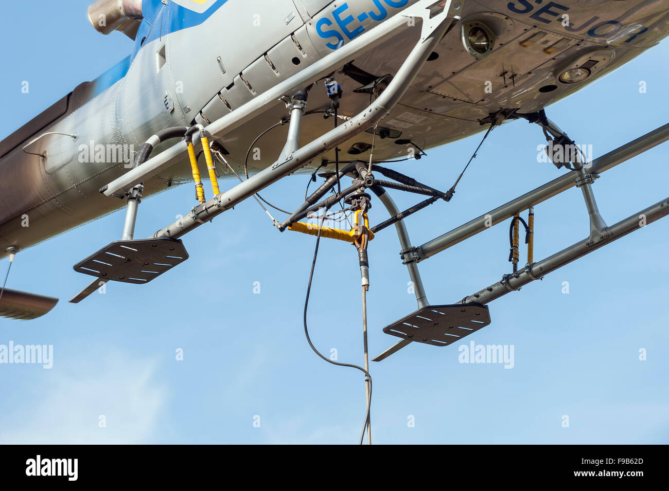 Helicopter with load hi-res stock photography and images - Alamy