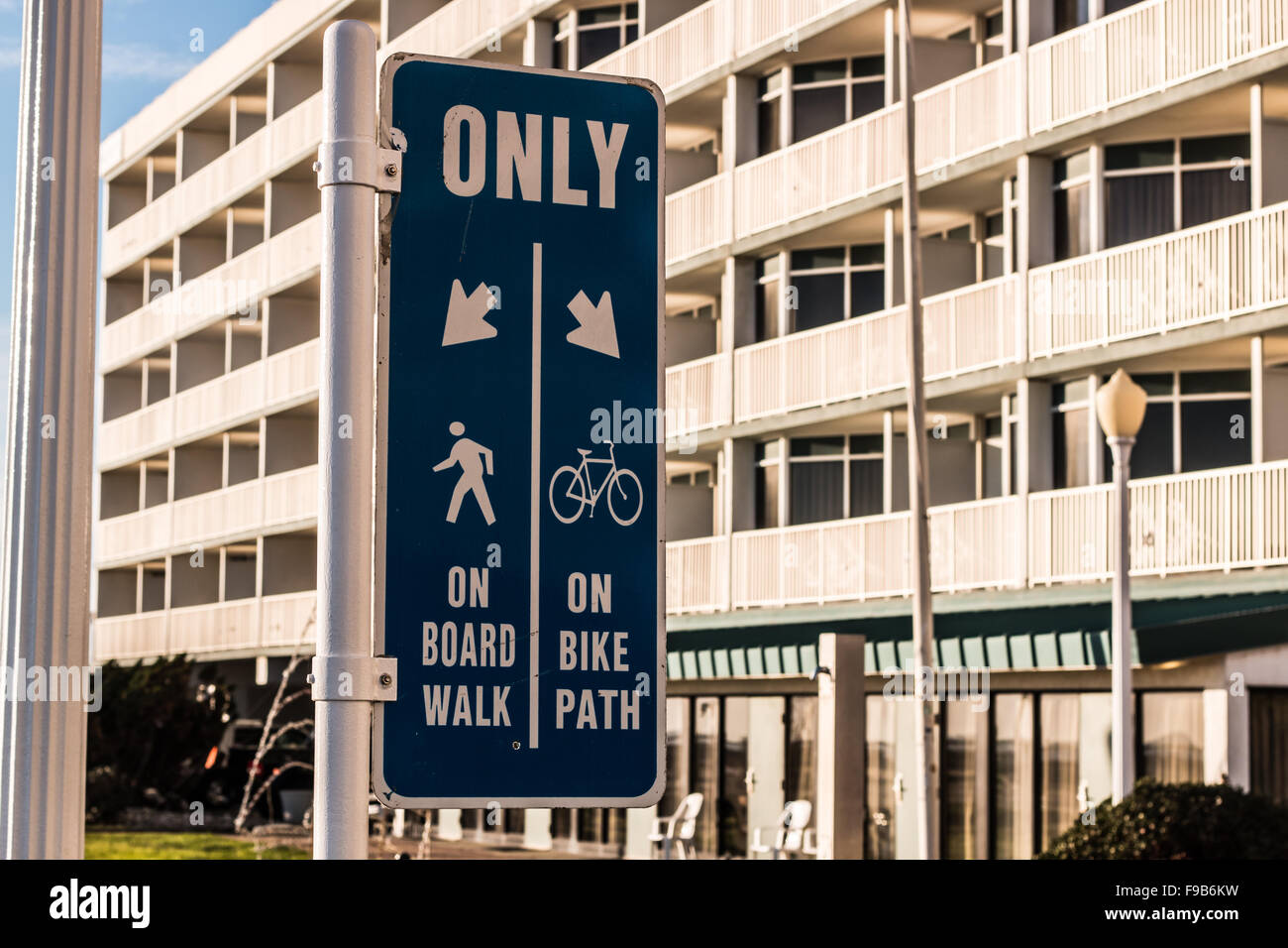 Virginia Beach oceanfront boardwalk bike path sign Stock Photo - Alamy