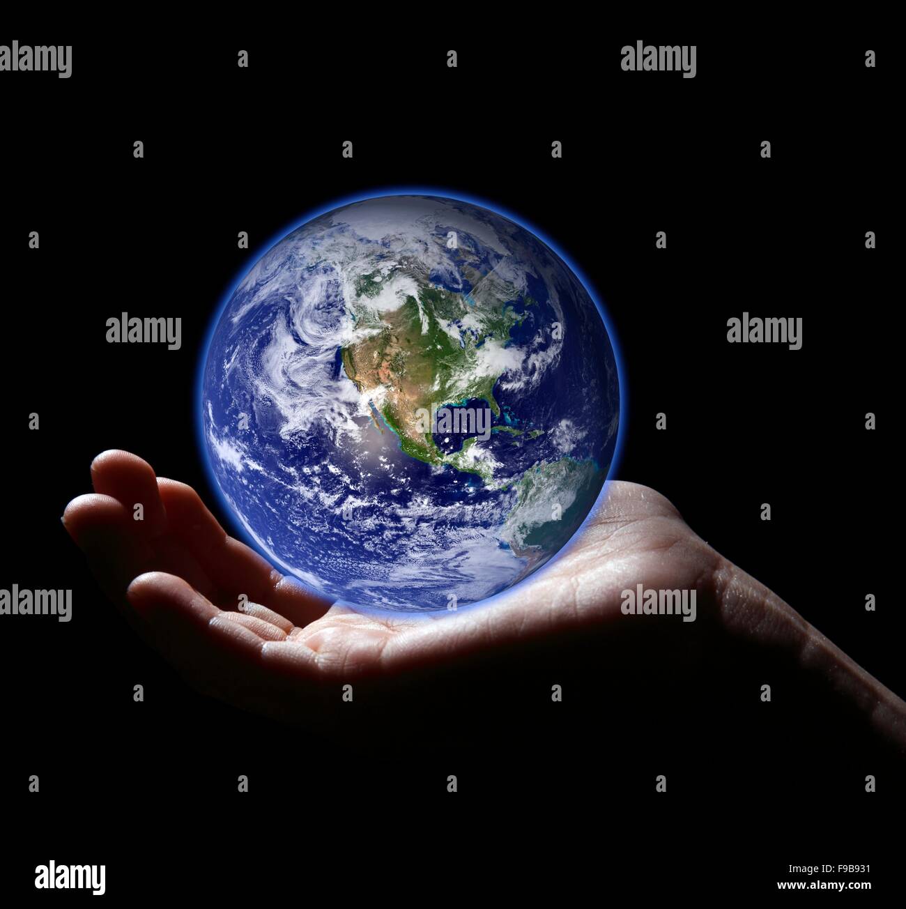 Earth hand environment hi-res stock photography and images - Alamy