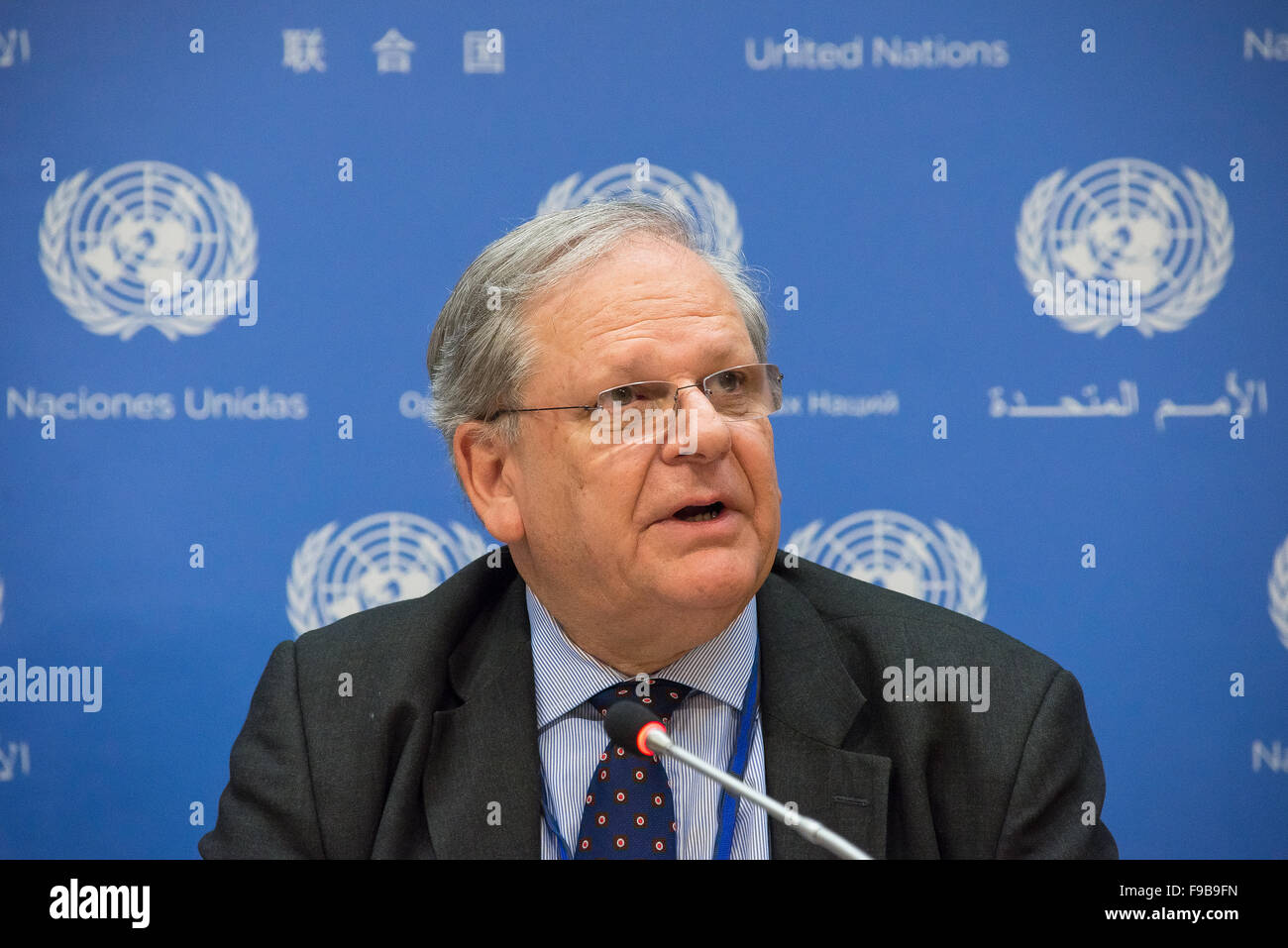 Mark bowden hi-res stock photography and images - Alamy