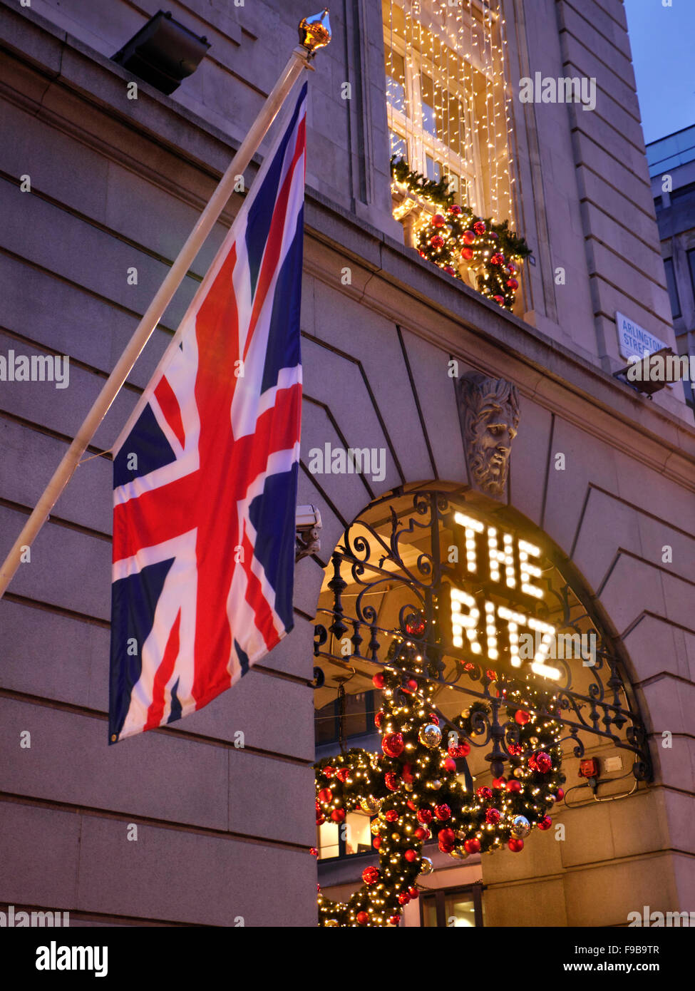 The ritz hotel london christmas hi-res stock photography and images - Alamy