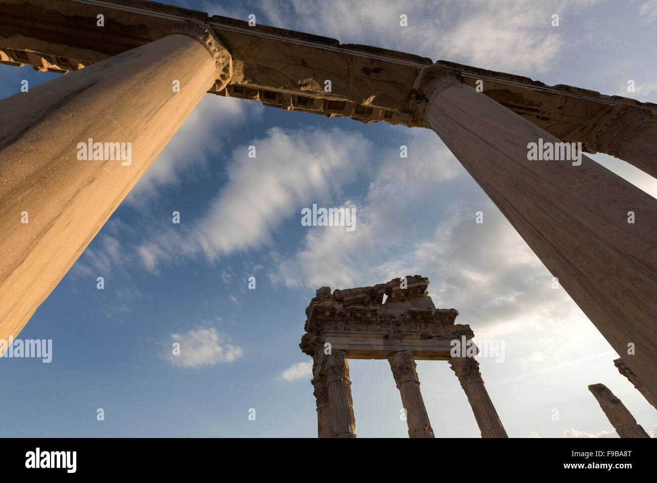 Greek city temple hi-res stock photography and images - Alamy