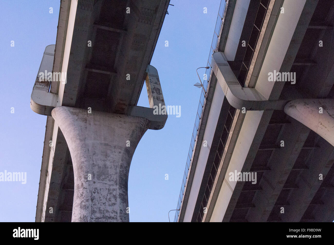 Marquam bridge hi-res stock photography and images - Alamy