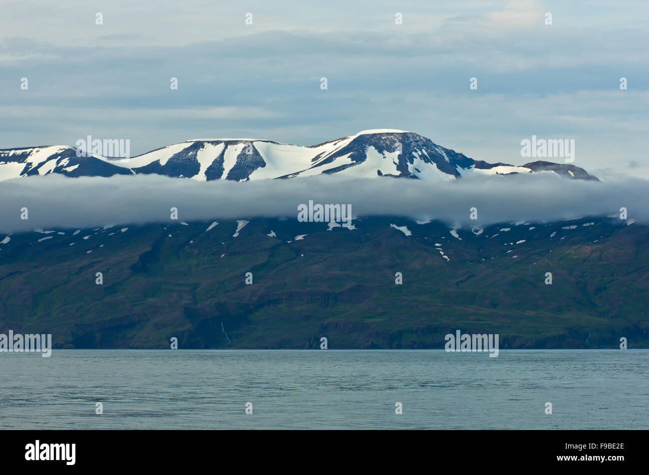 Mid ocean ridge hi-res stock photography and images - Alamy