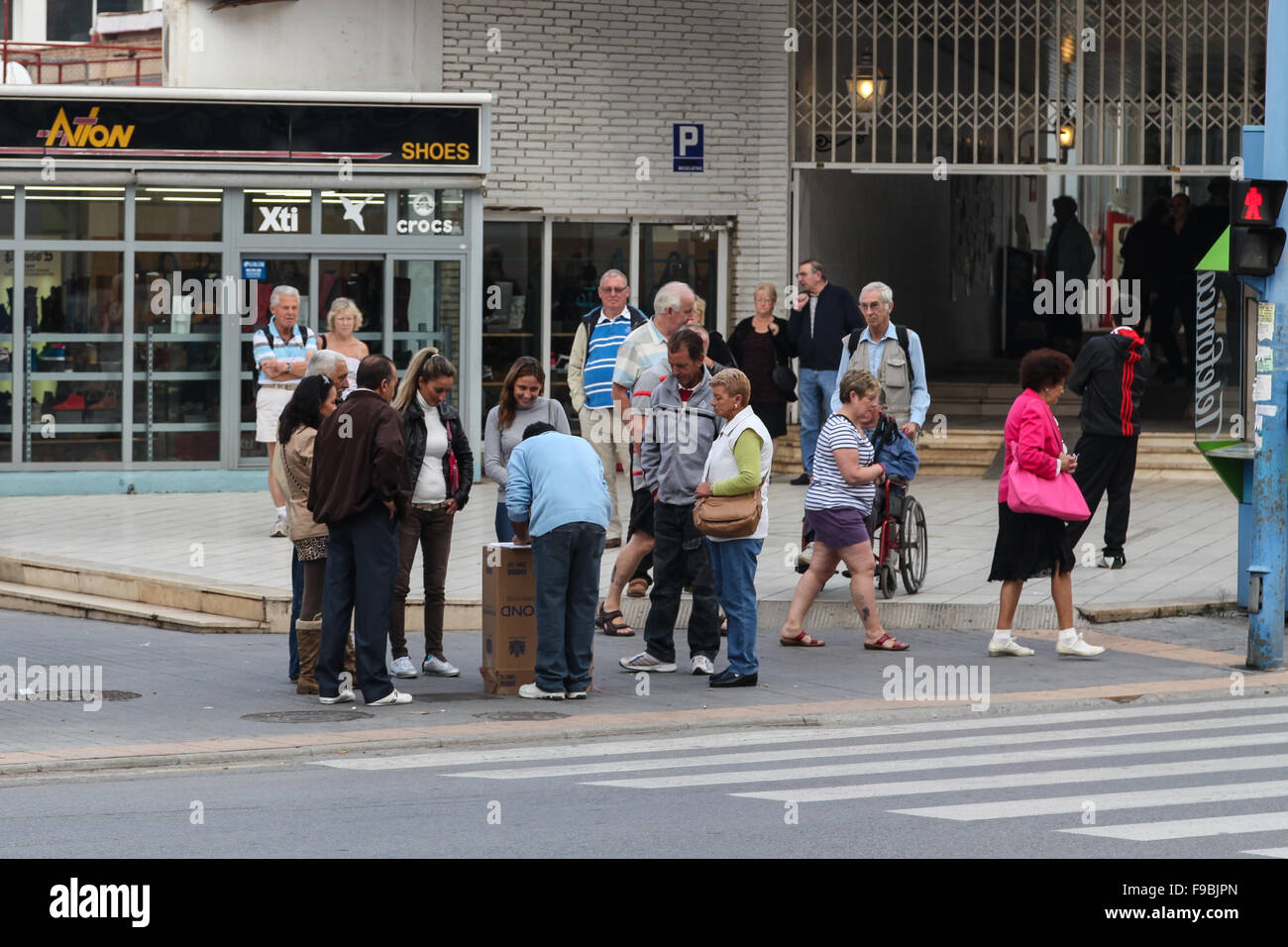 Pea men, peamen, shell men, con men, most of the people in this picture ...