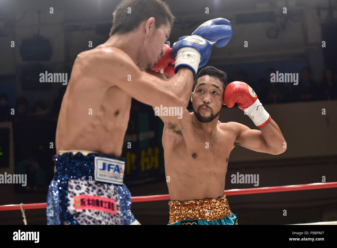 Tokyo, Japan. 14th Dec, 2015. (R-L) Rikki Naito, Kenichi Ogawa Boxing ...