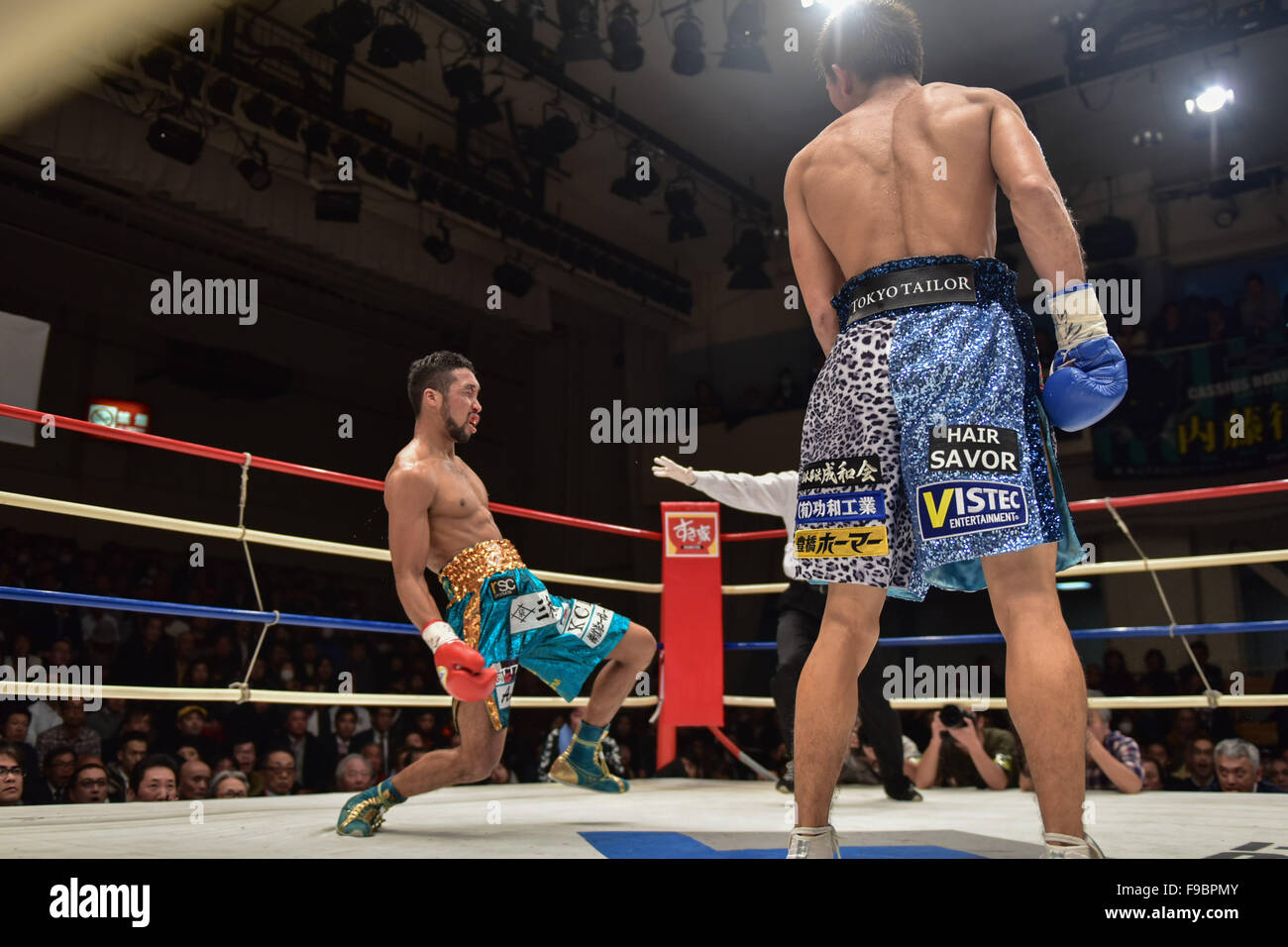 Tokyo, Japan. 14th Dec, 2015. (L-R) Rikki Naito, Kenichi Ogawa Boxing ...