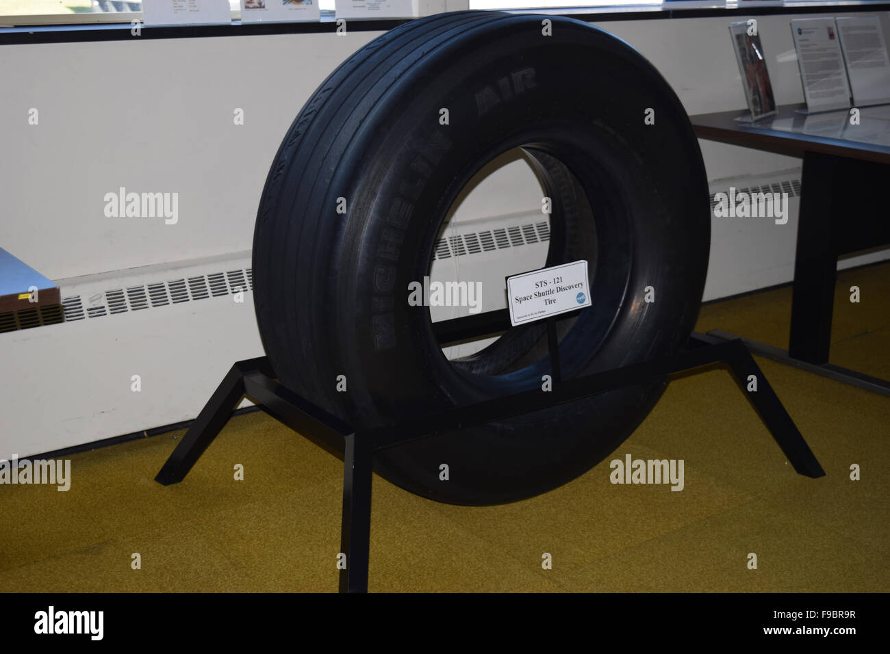 Tire display hi-res stock photography and images - Alamy
