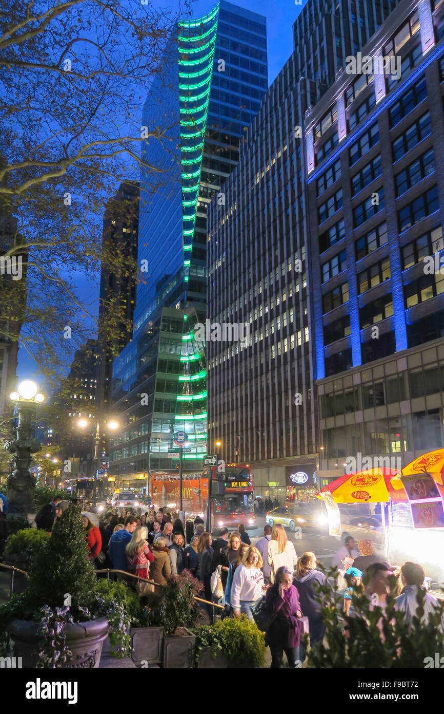 Avenue of the Americas with Crowded Sidewalk during the Holiday Season ...
