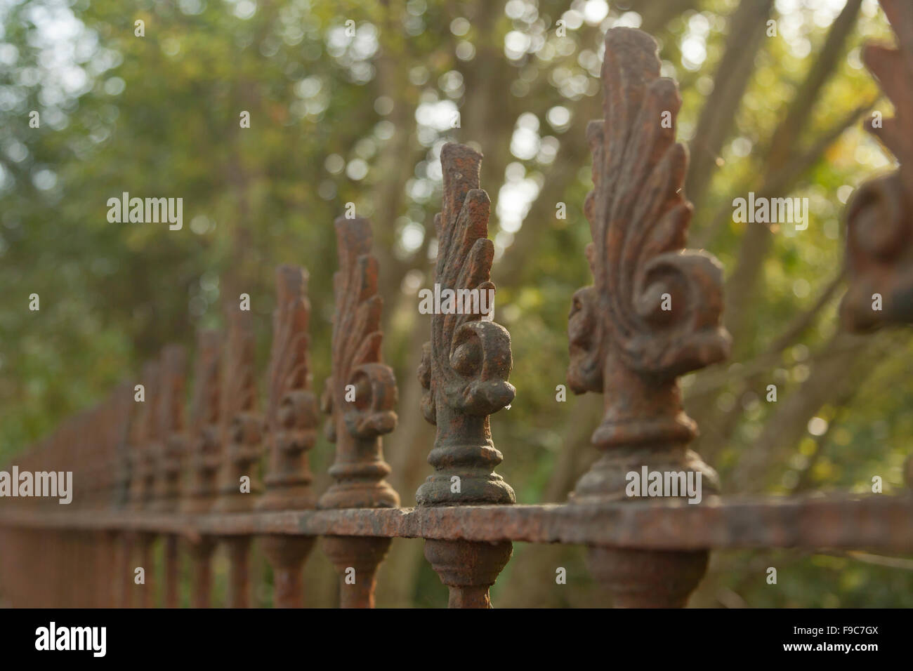 Rusty old fence Stock Photo - Alamy