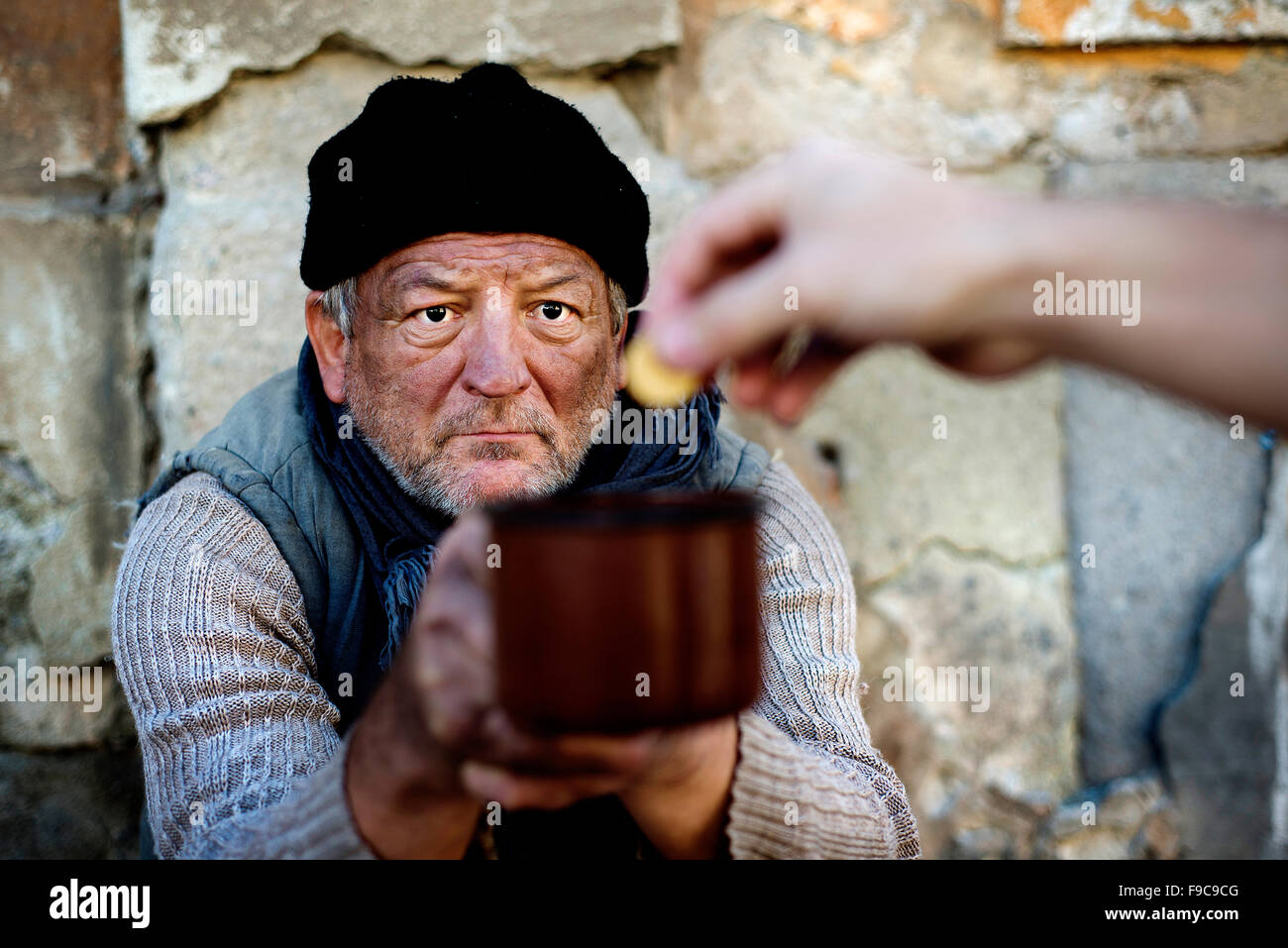homeless man in the street Stock Photo - Alamy
