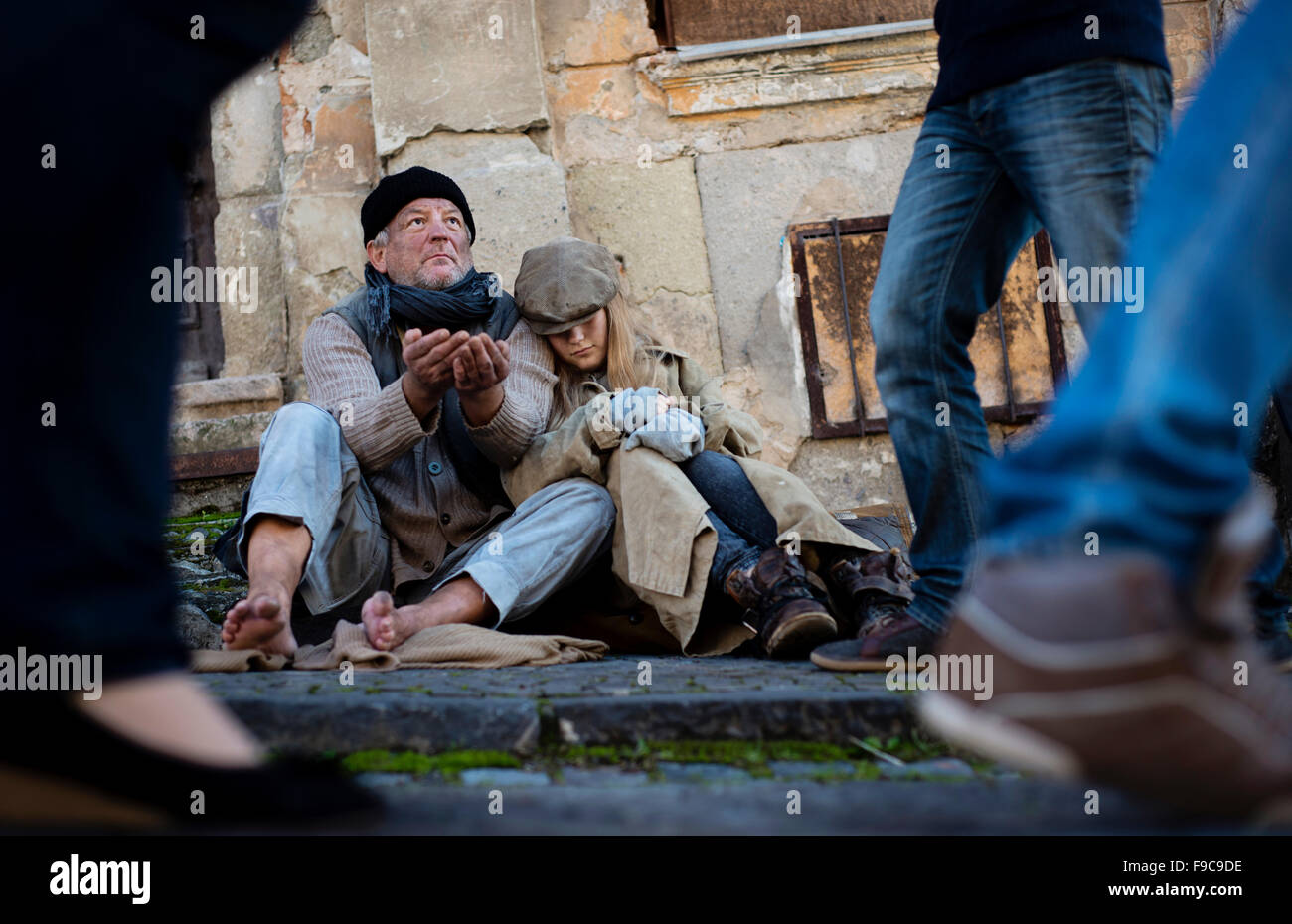 homeless man in the street Stock Photo - Alamy