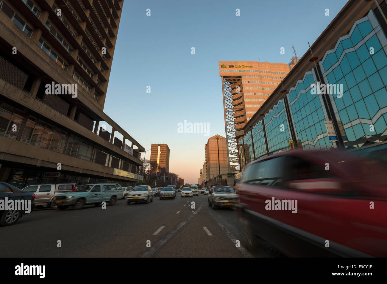 Harare street hi-res stock photography and images - Alamy