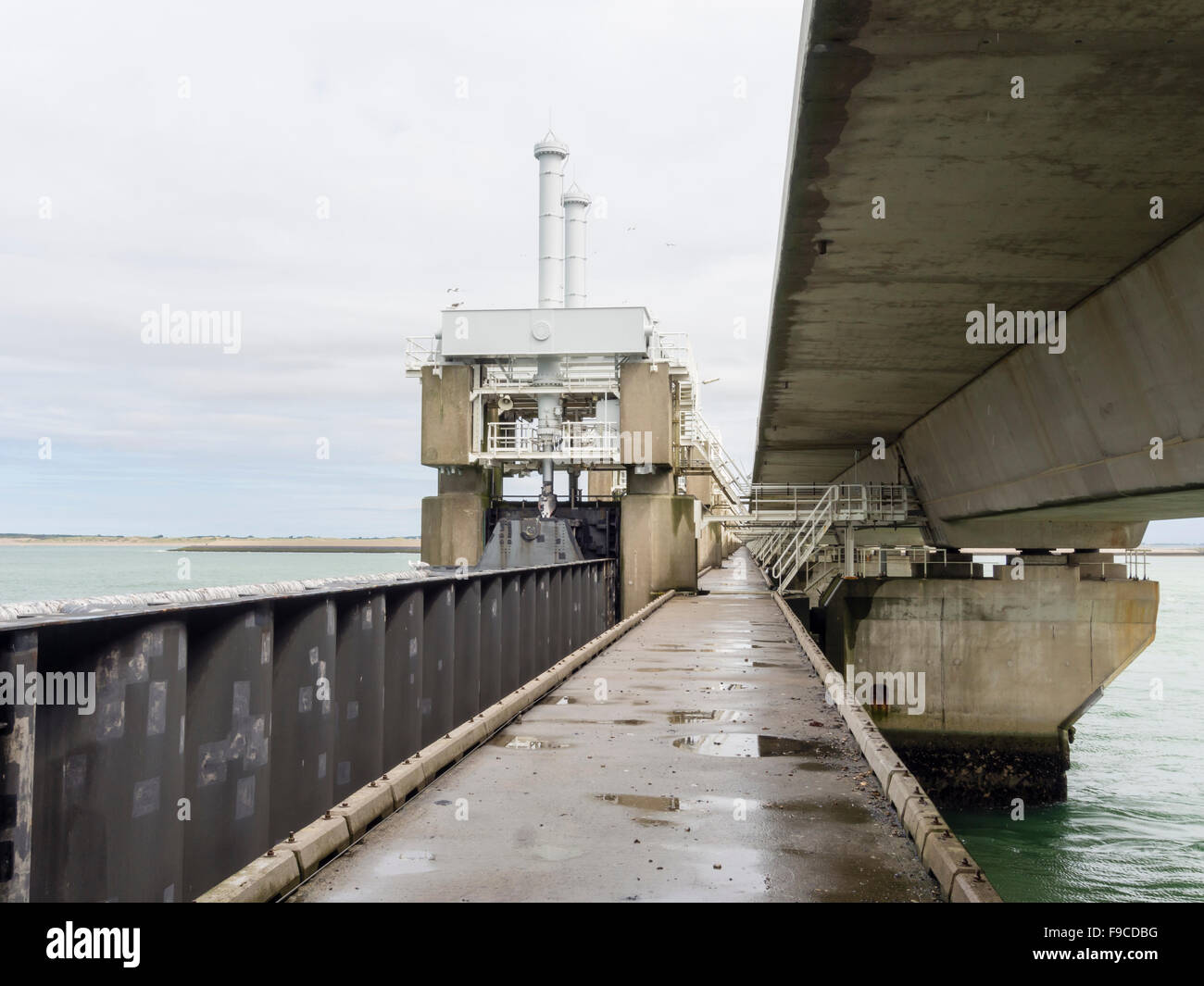 Eastern Scheldt storm surge barrier dam (Oosterscheldekering), barrage ...