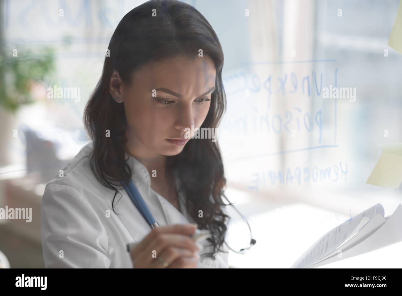 Medical record board hi-res stock photography and images - Alamy