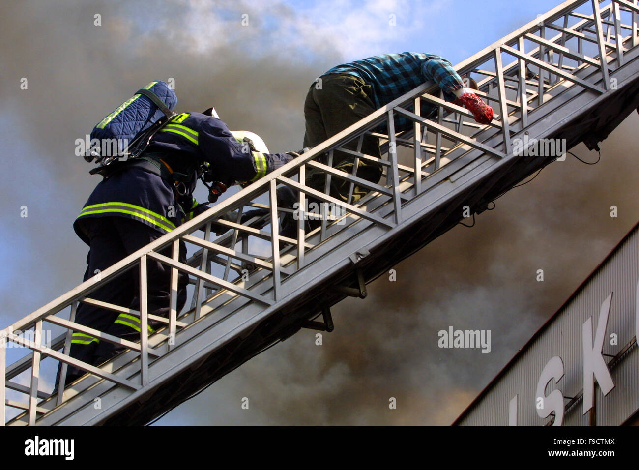 Extension Ladders High Resolution Stock Photography and Images - Alamy
