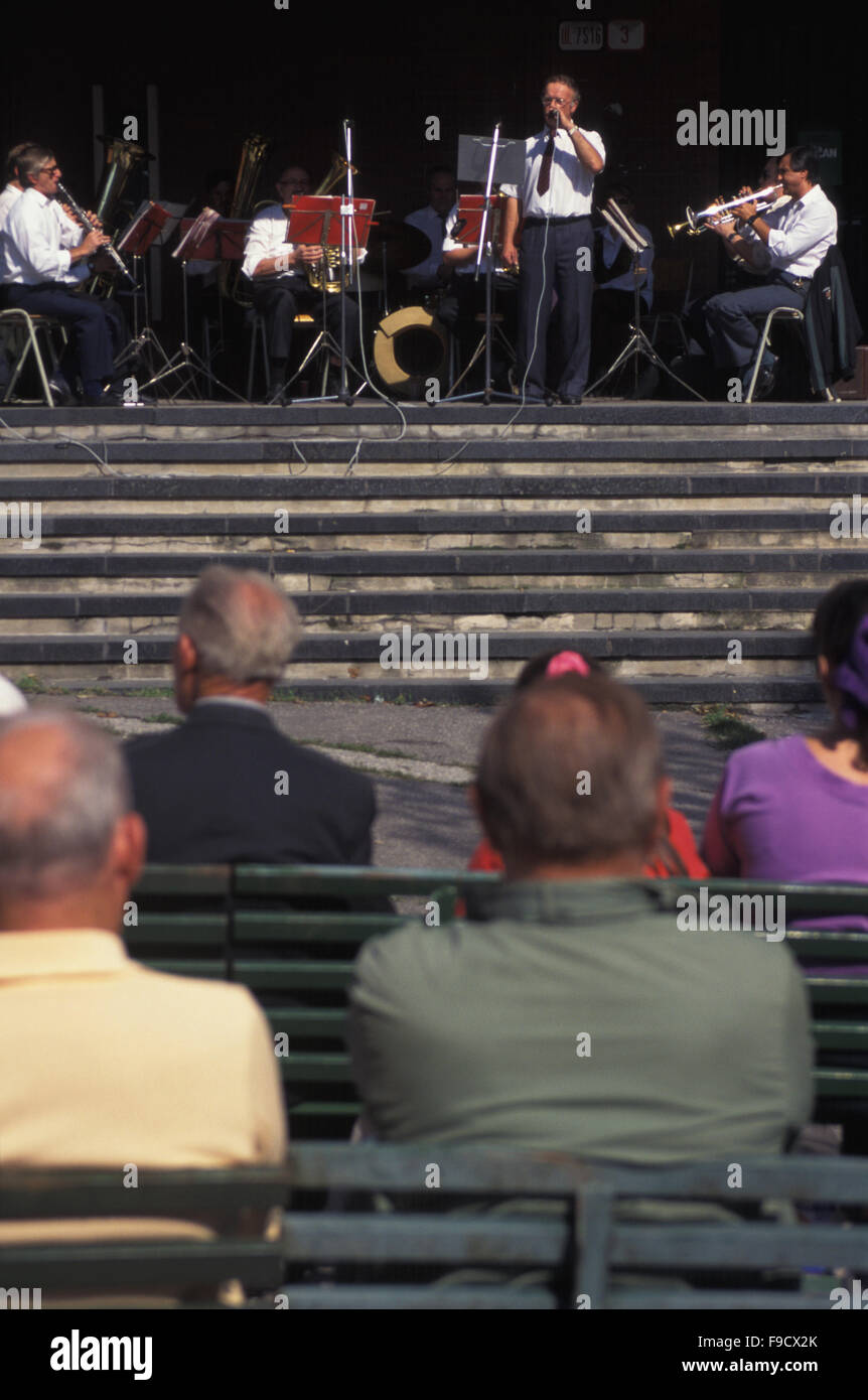 70s concert hi-res stock photography and images - Alamy