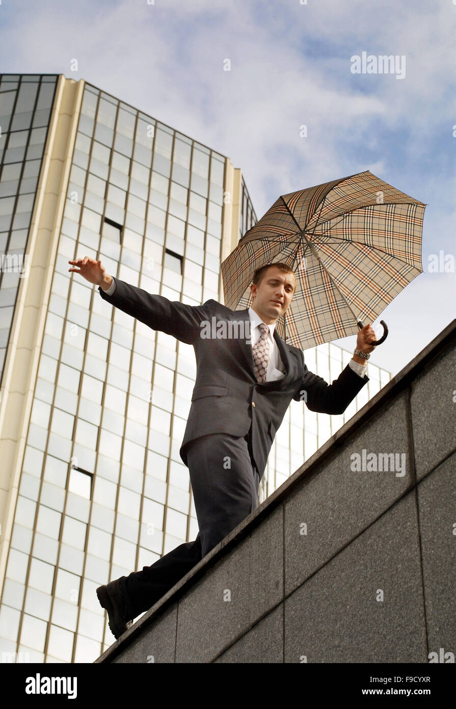 Moving glass walls hi-res stock photography and images - Alamy