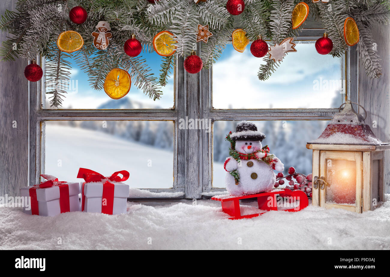 Atmospheric Christmas window sill decoration Stock Photo - Alamy