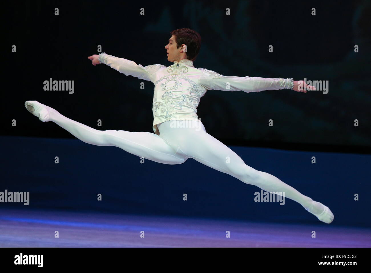 Dancer Leap On Stage High Resolution Stock Photography and Images - Alamy