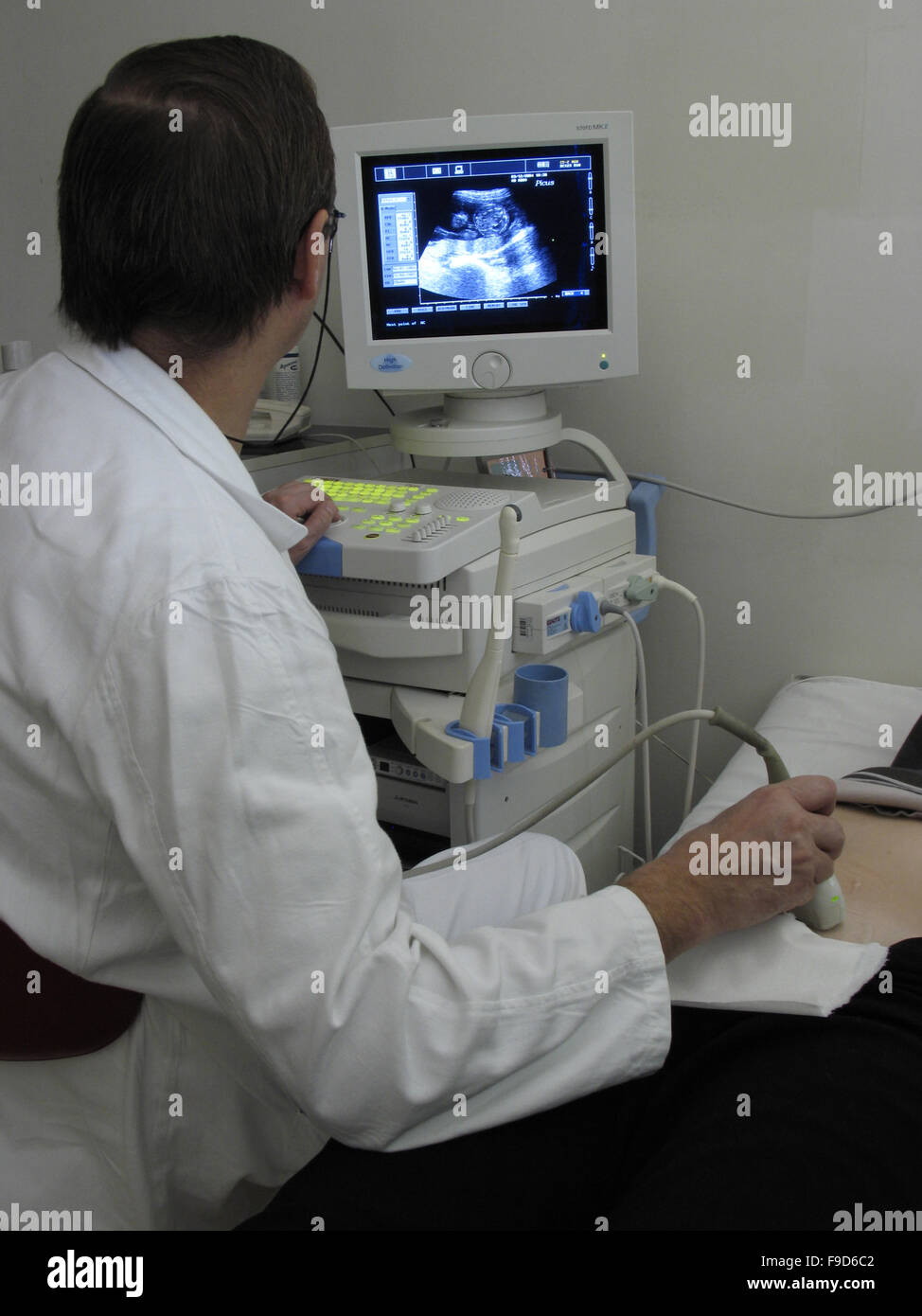 Doctor pictures hi-res stock photography and images - Alamy