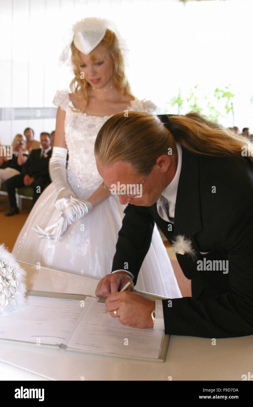 At the wedding ceremony Stock Photo - Alamy