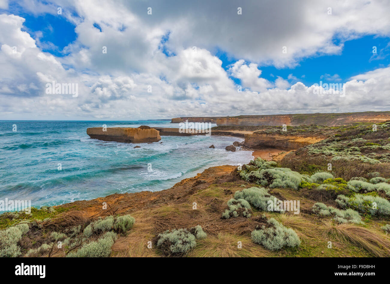 Beautiful coastline with rocky outcrops at the Great Ocean Road ...