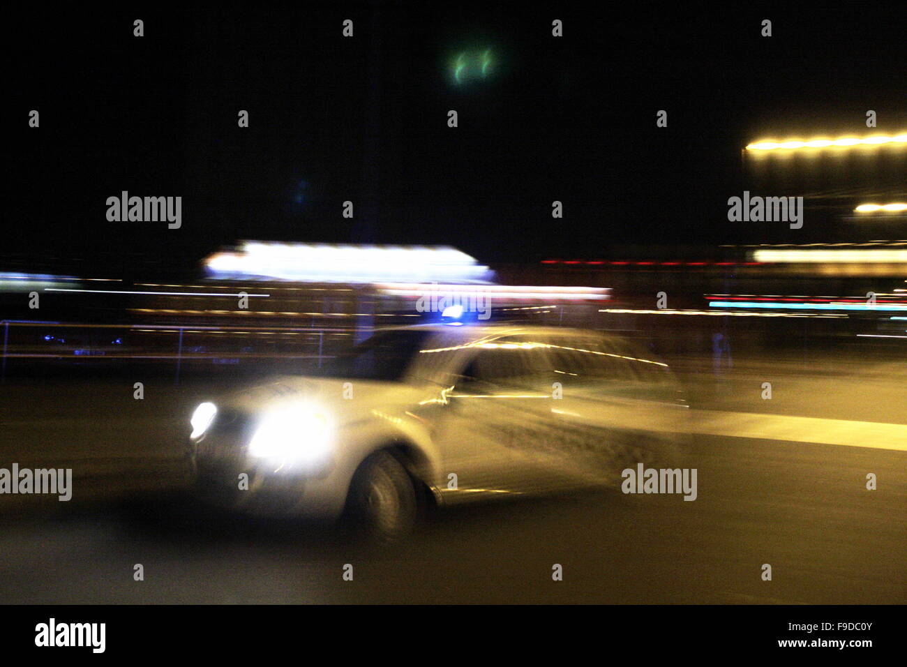 Night police car hi-res stock photography and images - Alamy