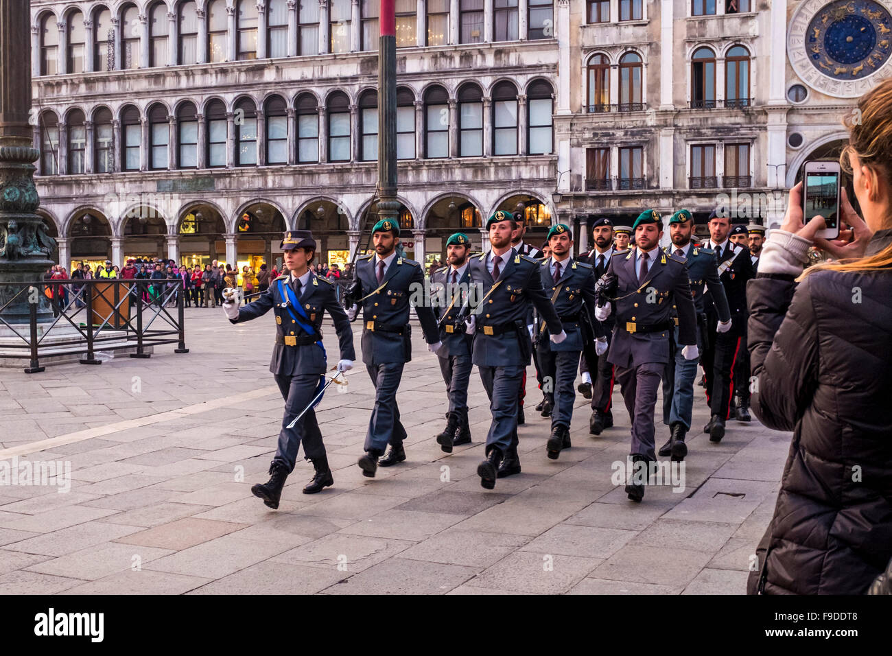 Army marching female hi-res stock photography and images - Alamy