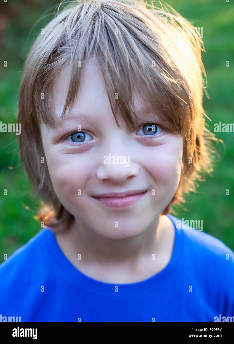 Blond top hi-res stock photography and images - Alamy