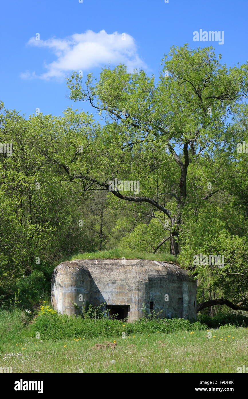 Wartime defence bunker hi-res stock photography and images - Alamy