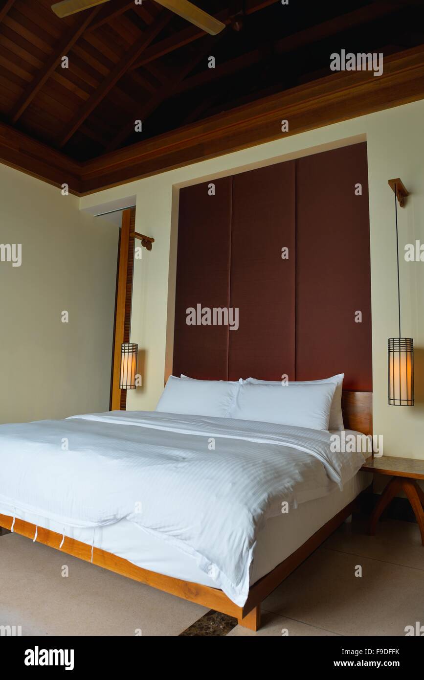Interior design: Big modern Bedroom Stock Photo - Alamy