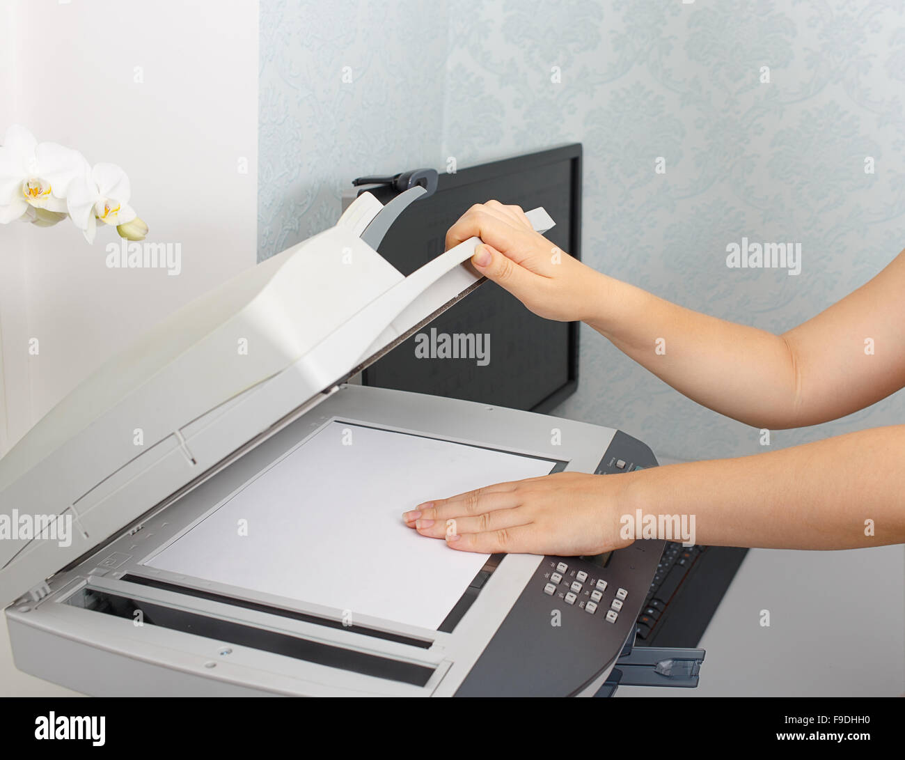 Woman photocopy machine hi-res stock photography and images - Alamy