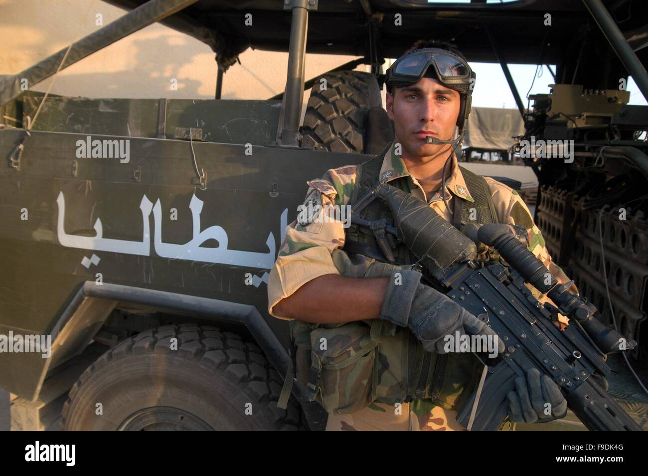 Italian folgore paratroopers brigade hi-res stock photography and ...