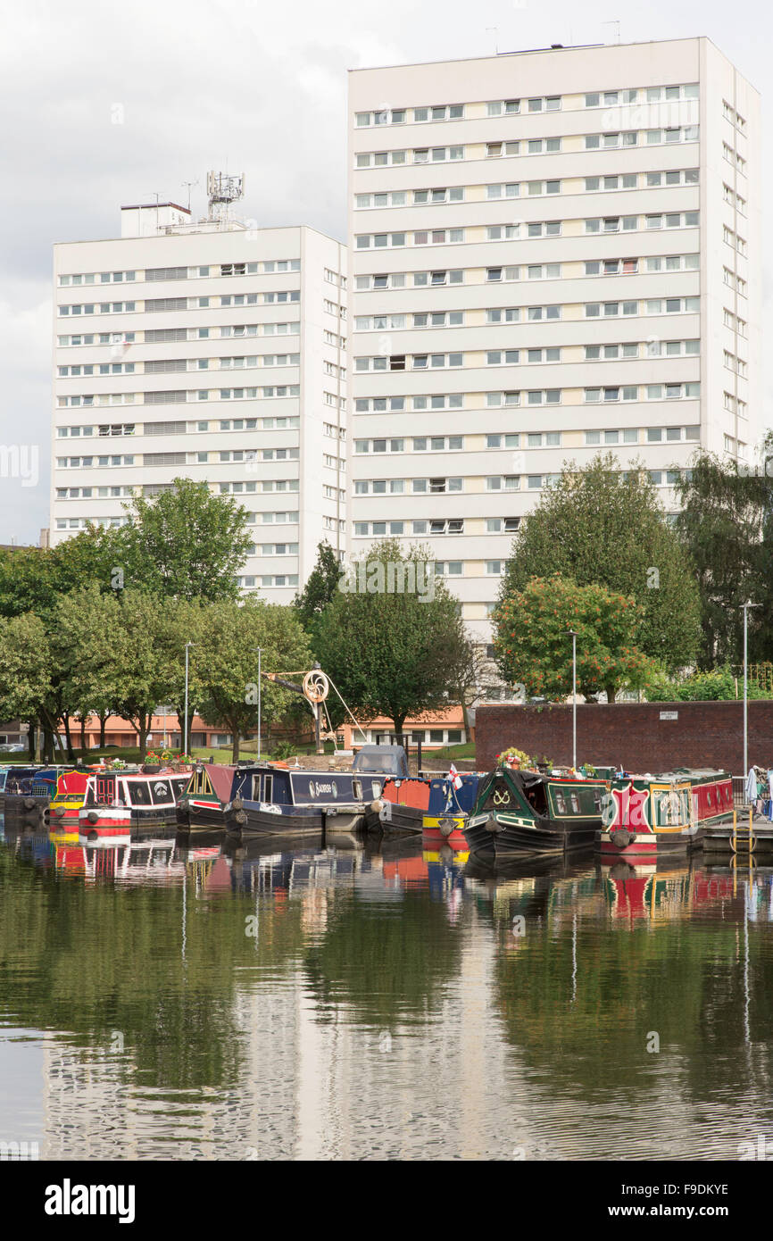 Cambrian Wharf on the Birmingham and Fazeley Canal, Birmingham Stock ...