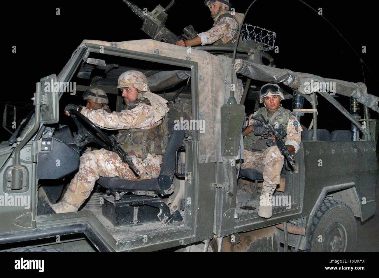 Italian military intervention in Iraq (10/2004), soldiers of the ...