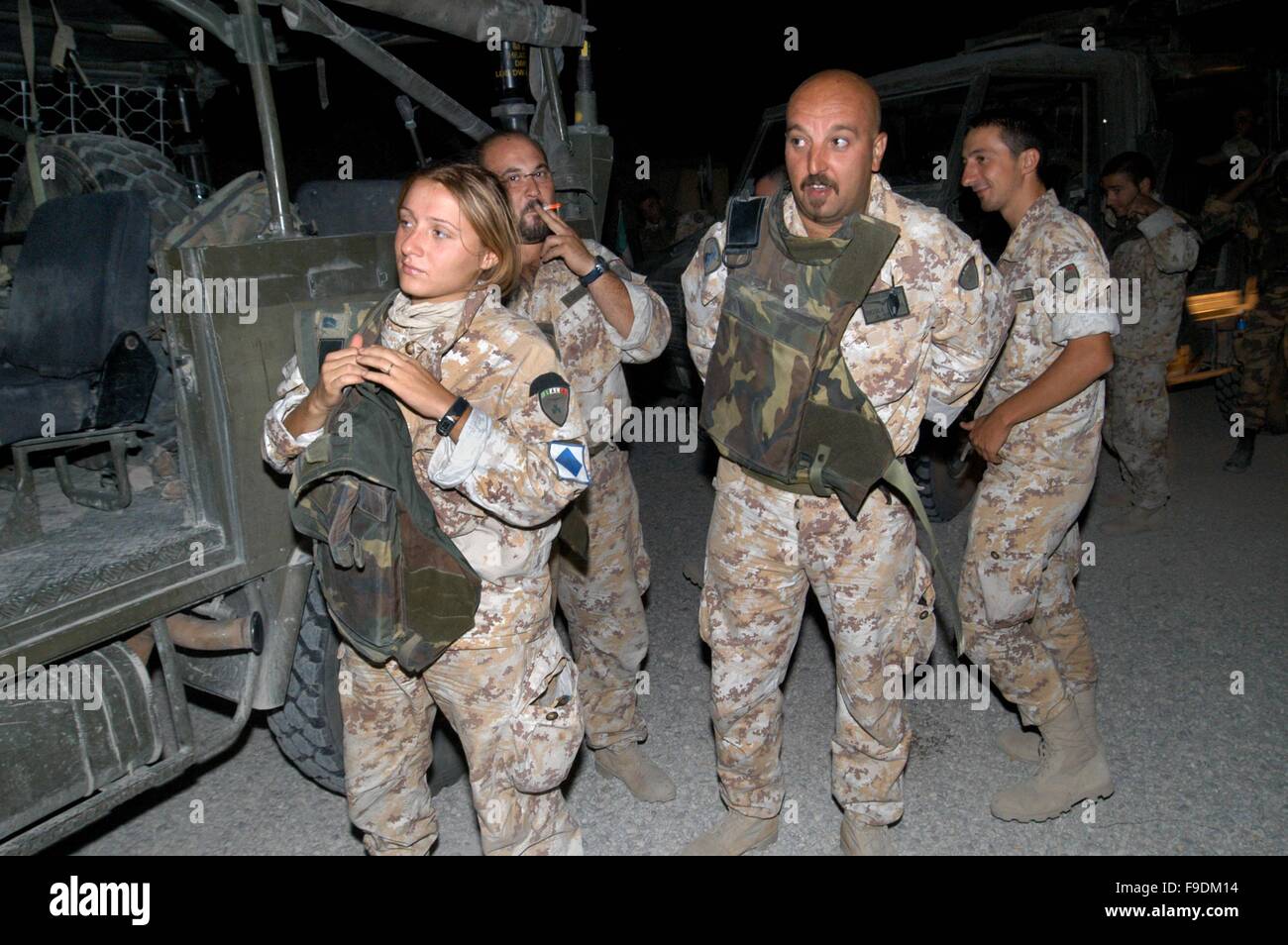 Italian military intervention in Iraq (10/2004), soldiers of the ...