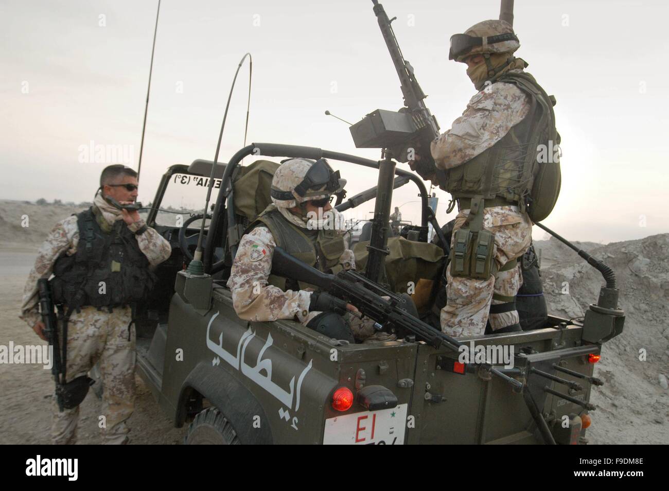 Italian military intervention in Iraq (10/2004), soldiers of the ...