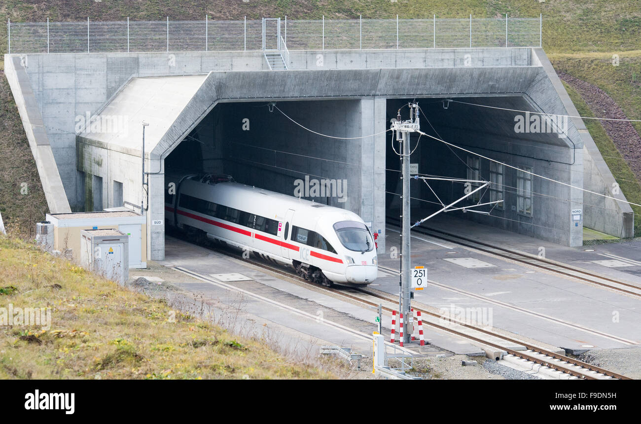 An ICE-T 1557 train from the Deutsche Bahn AG (DB) rides through the ...