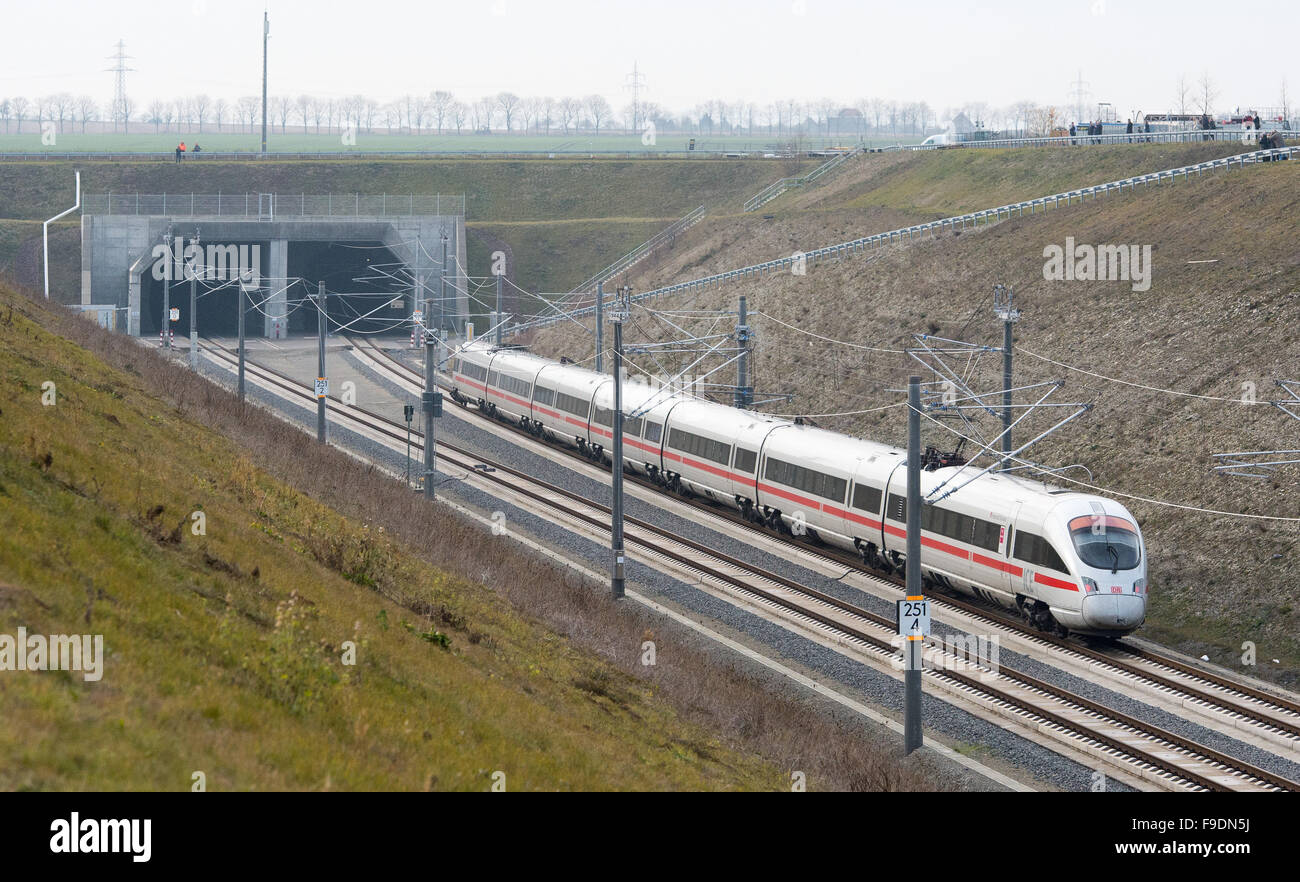 An ICE-T 1557 train from the Deutsche Bahn AG (DB) rides through the ...