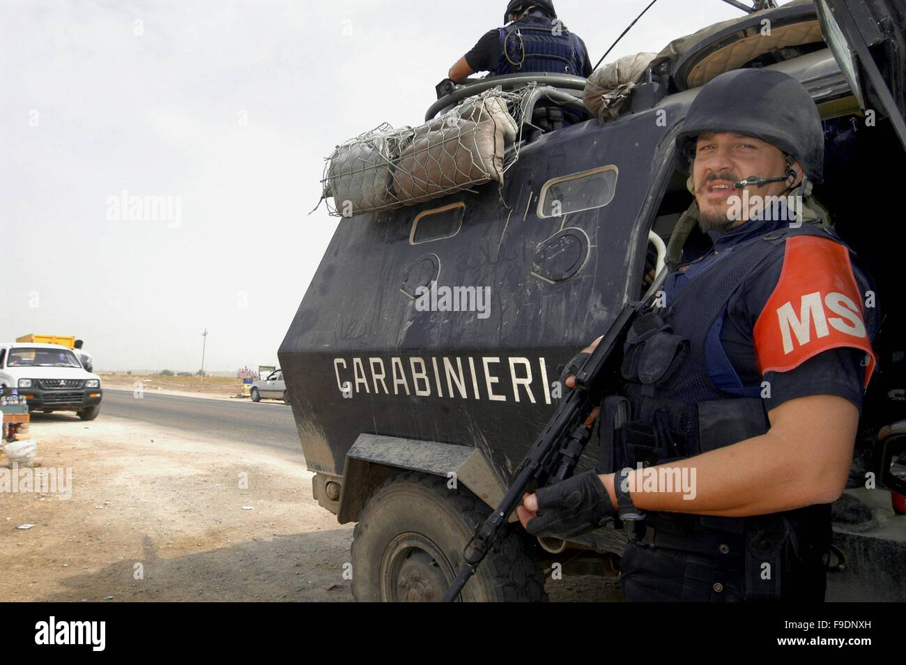 Italian military intervention in Iraq (10/2004), checkpoint of ...